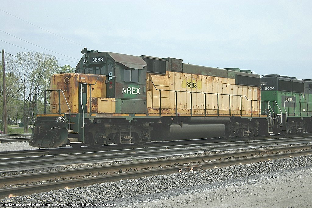 NREX GP38-2 3883